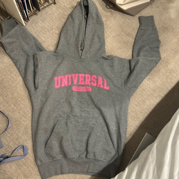 Sweaters | Universal Studios Sweatshirt | Poshmark